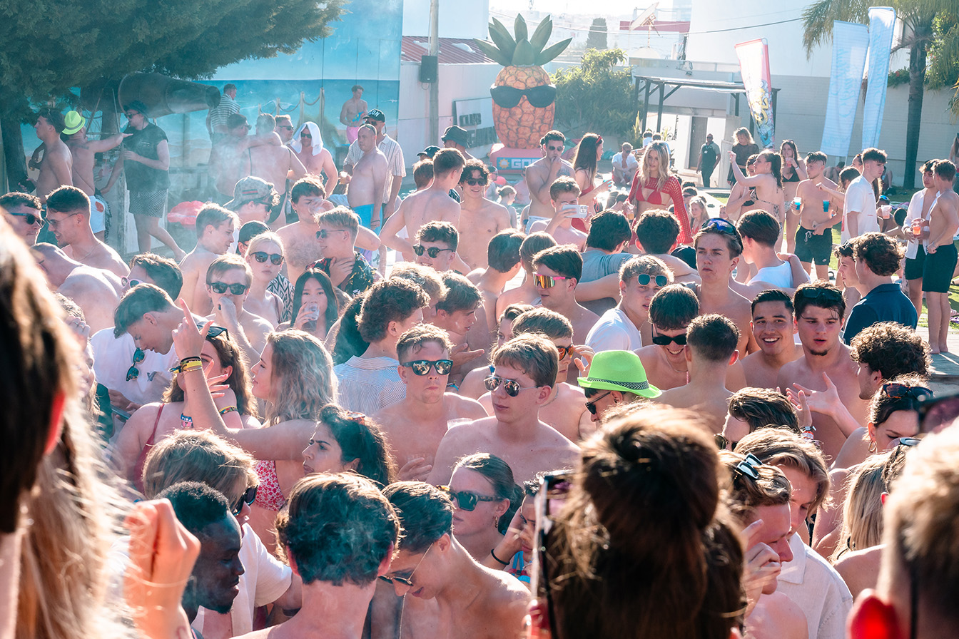 Albufeira Pool Party, sunset, live DJ's, club entry and special guests